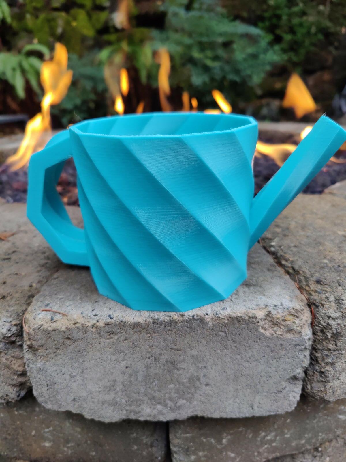 EcoTwist Watering Can – Recycled Plastic, 1-Quart Capacity