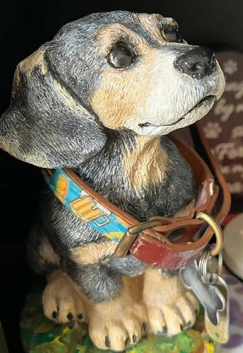 Concrete Beagle Dog statuette, 8 Inch high, perfect size for a beag...